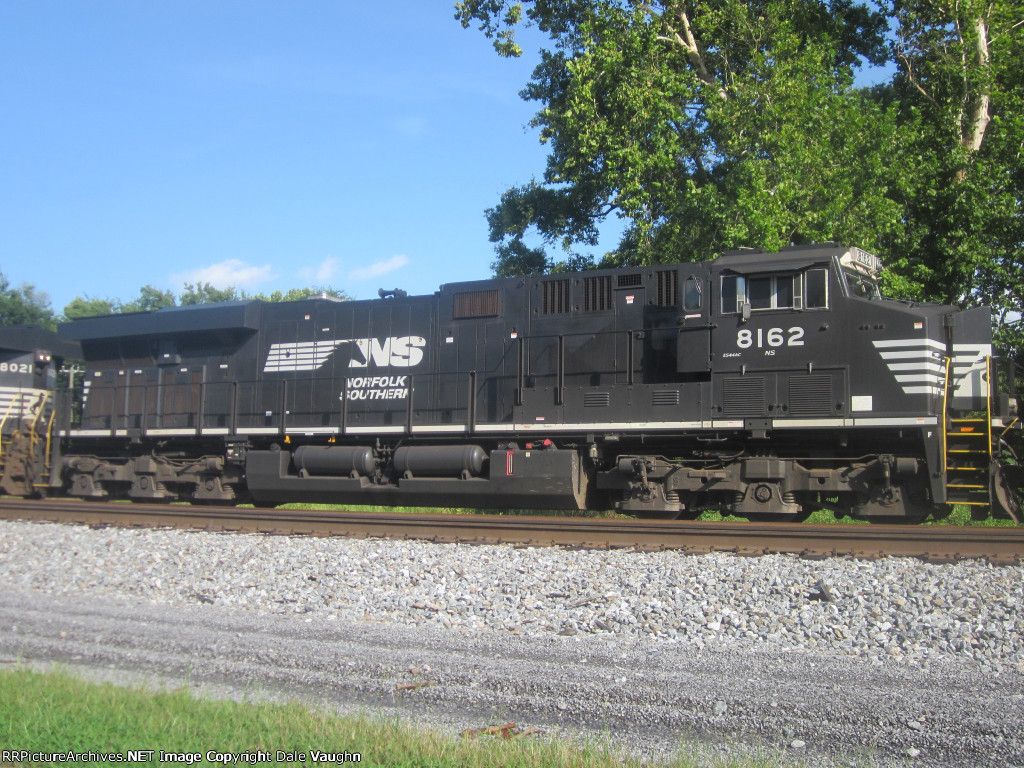 NS 8162